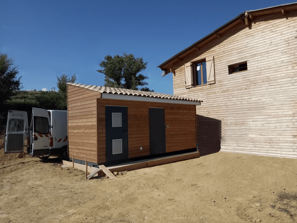 Off-grid solar container in France - Solar-containers.com